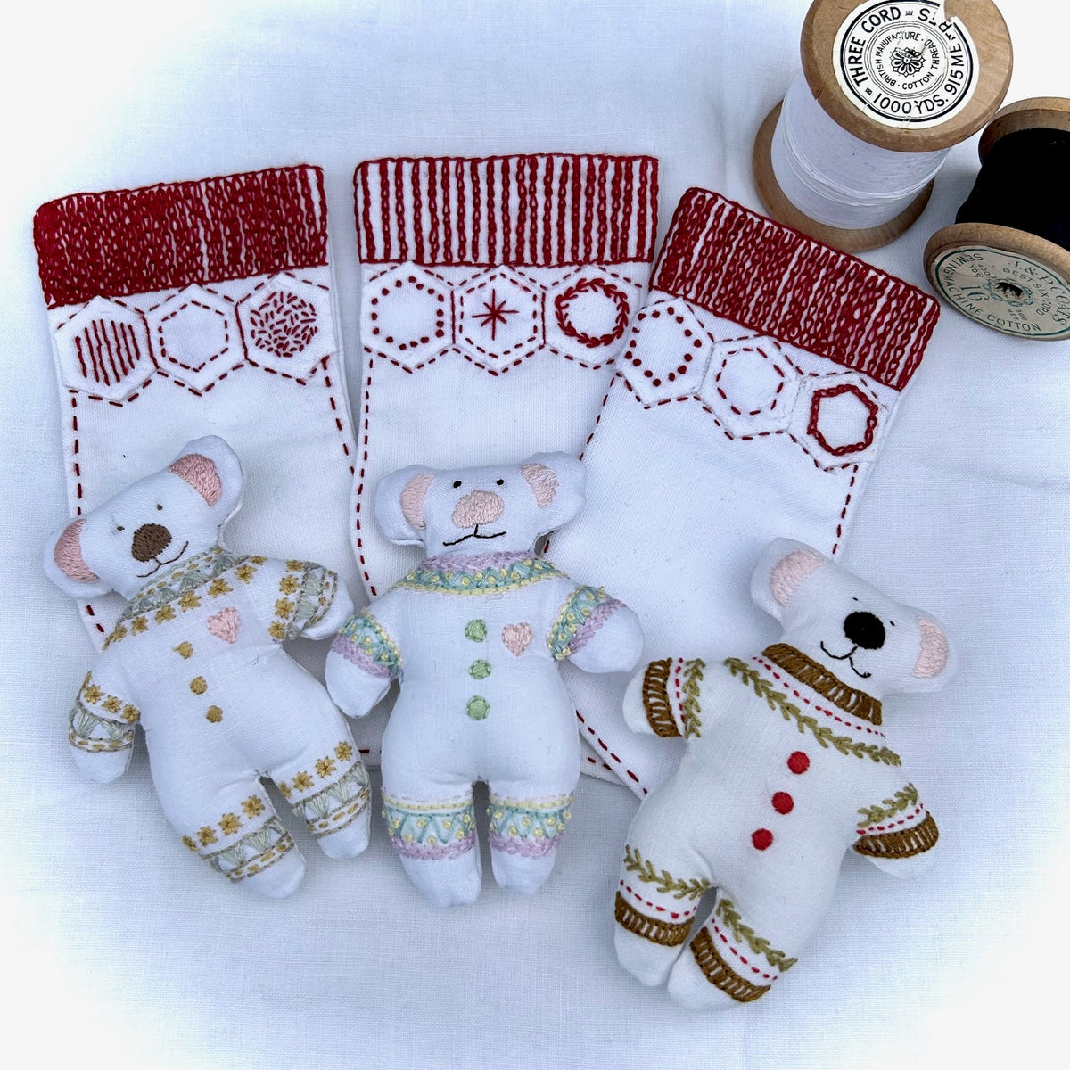 Mini Hexie Embroidered Stockings and Teddy Bears Kit – Soukiesoo & the ...